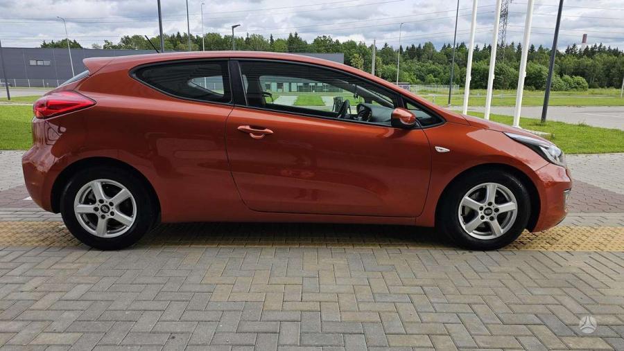 Oranžs Kia ProCeed 2013 Kauņa, ar dzinēja tilpumu 1.40 L un nobraukumu 191 tūkst. km par 4900 €, foto 13 vietnē AUTOMOTO.COM.LV