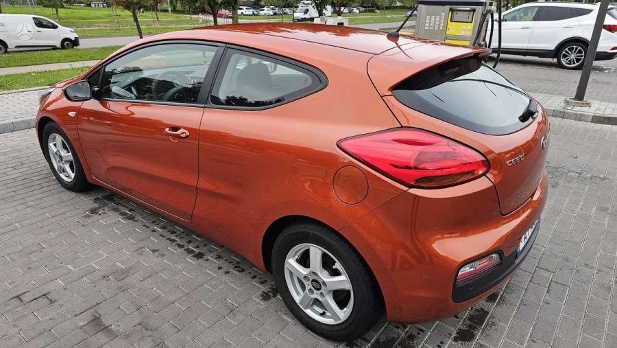 Orange Kia ProCeed 2013 in Kaunas, with an engine capacity of 1.40 L and mileage of 191 thousand km for 4750 €, photo 4 on AUTOMOTO.COM.LV