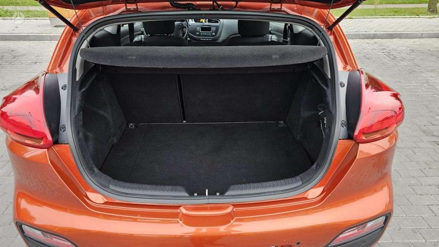 Orange Kia ProCeed 2013 in Kaunas, with an engine capacity of 1.40 L and mileage of 191 thousand km for 4750 €, photo 12 on AUTOMOTO.COM.LV
