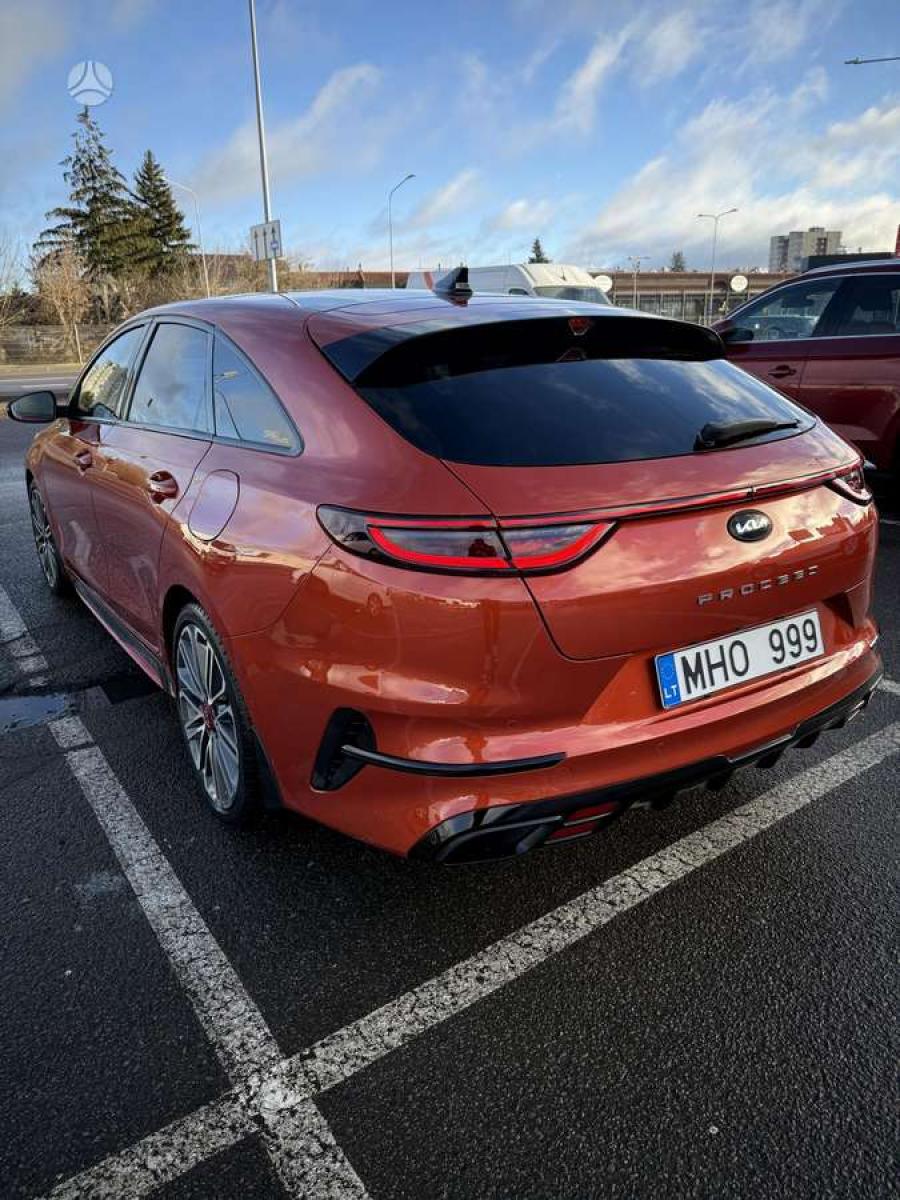 Orange Kia ProCeed 2021 in Vilnius, with an engine capacity of 1.59 L and mileage of 36 thousand km for 21000 €, photo 2 on AUTOMOTO.COM.LV