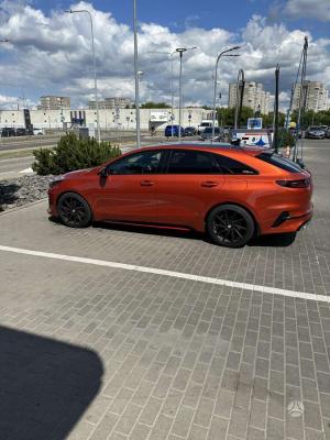 Orange Kia ProCeed 2021 in Vilnius, with an engine capacity of 1.59 L and mileage of 36 thousand km for 21000 €, photo 12 on AUTOMOTO.COM.LV