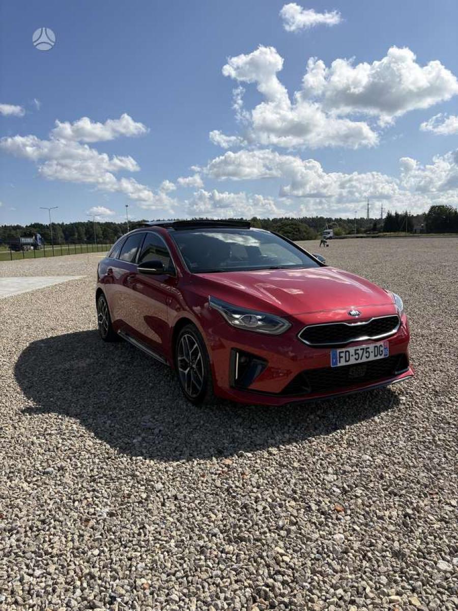 Red Kia ProCeed 2019 in Taurage, with an engine capacity of 1.60 L and mileage of 168 thousand km for 14800 €, photo 4 on AUTOMOTO.COM.LV