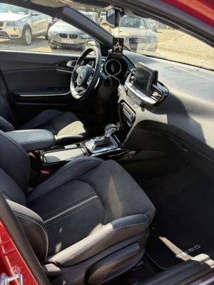 Red Kia ProCeed 2019 in Taurage, with an engine capacity of 1.60 L and mileage of 168 thousand km for 14800 €, photo 12 on AUTOMOTO.COM.LV