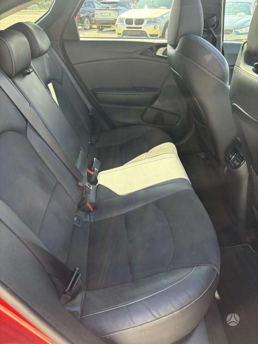 Red Kia ProCeed 2019 in Taurage, with an engine capacity of 1.60 L and mileage of 168 thousand km for 14800 €, photo 13 on AUTOMOTO.COM.LV