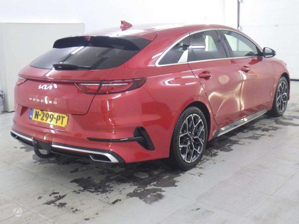 Red Kia ProCeed 2021 in Kaunas, with an engine capacity of 1.48 L and mileage of 176 thousand km for 14800 €, photo 2 on AUTOMOTO.COM.LV