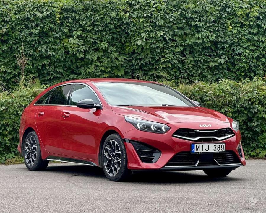 Red Kia ProCeed 2022 in Vilnius, with an engine capacity of 1.50 L and mileage of 124 thousand km for 15500 €, photo 4 on AUTOMOTO.COM.LV