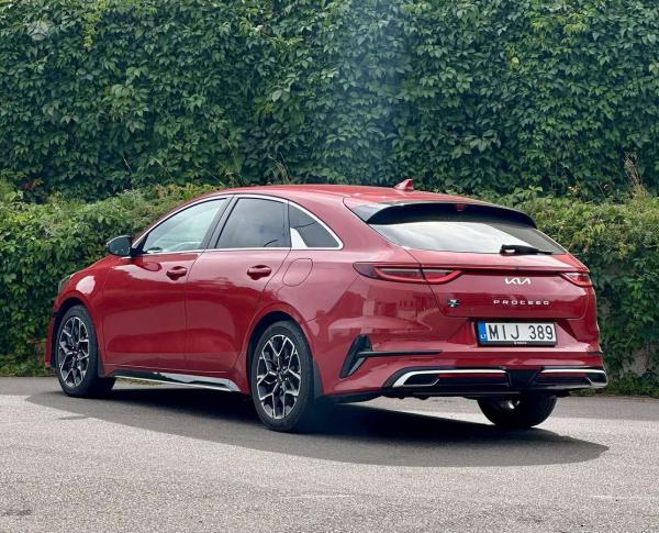 Red Kia ProCeed 2022 in Vilnius, with an engine capacity of 1.50 L and mileage of 124 thousand km for 15500 €, photo 8 on AUTOMOTO.COM.LV