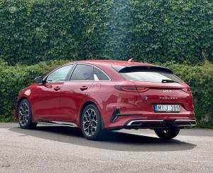 Red Kia ProCeed 2022 in Vilnius, with an engine capacity of 1.50 L and mileage of 124 thousand km for 15500 €, photo 8 on AUTOMOTO.COM.LV