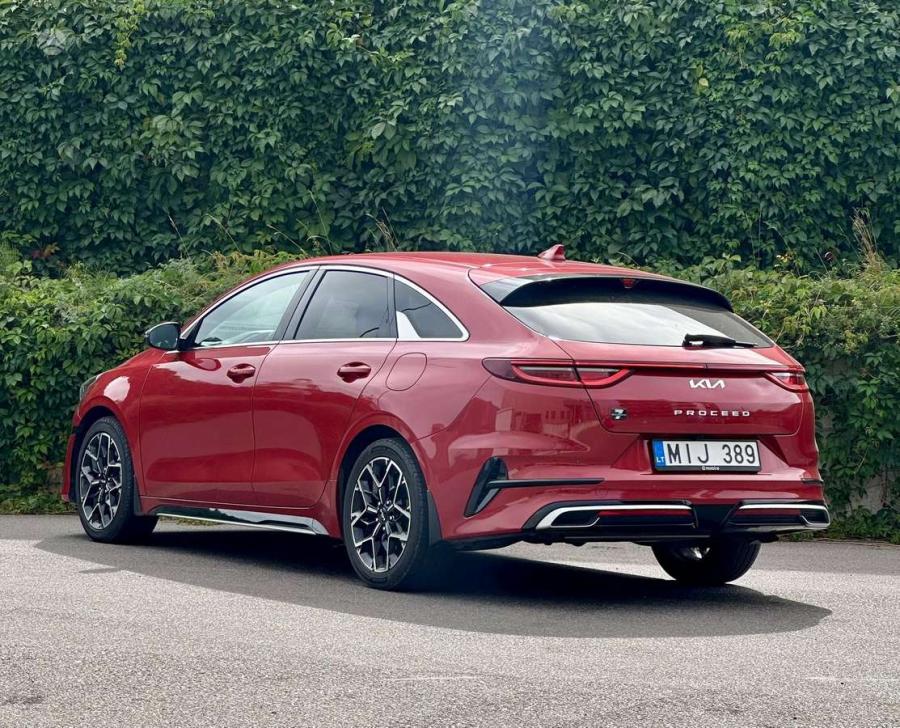 Red Kia ProCeed 2022 in Vilnius, with an engine capacity of 1.50 L and mileage of 124 thousand km for 15500 €, photo 8 on AUTOMOTO.COM.LV