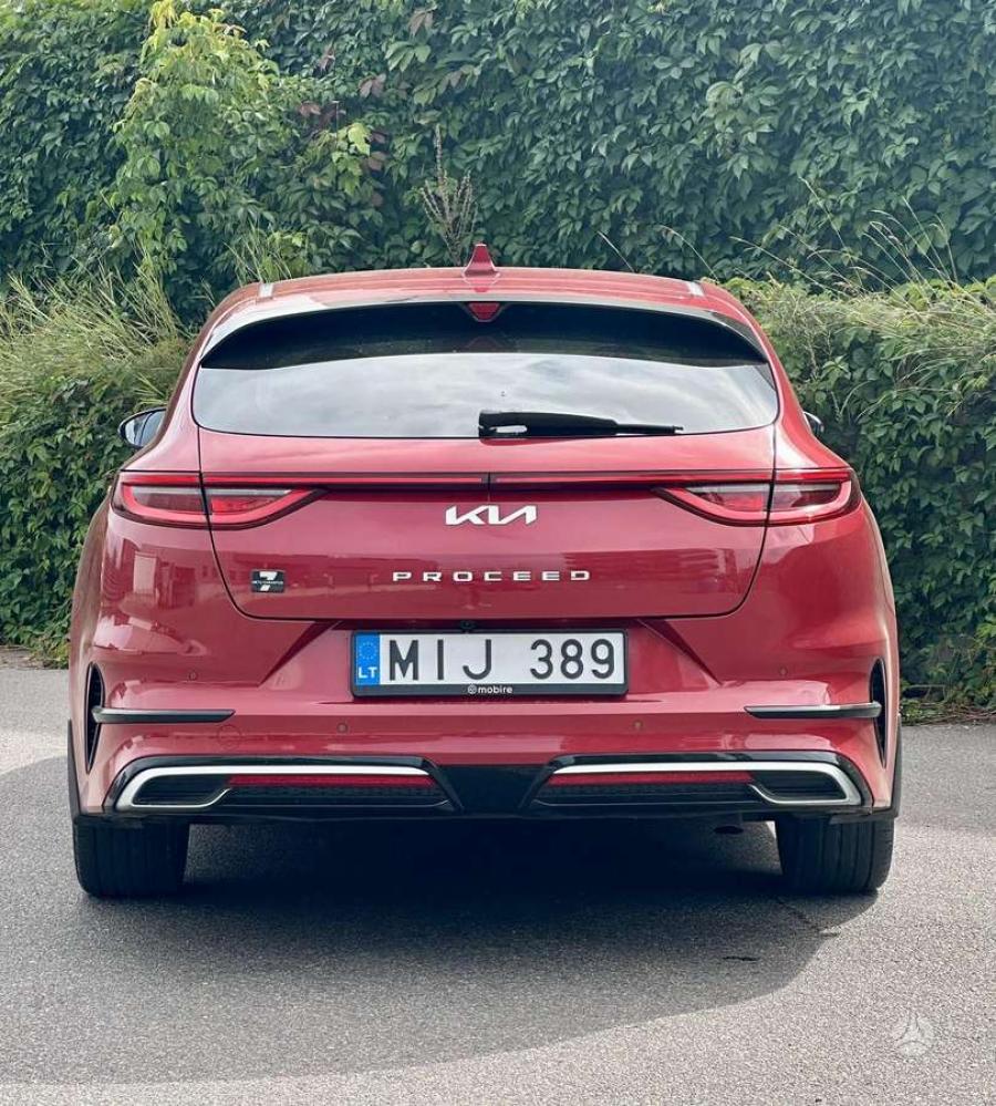 Red Kia ProCeed 2022 in Vilnius, with an engine capacity of 1.50 L and mileage of 124 thousand km for 15500 €, photo 9 on AUTOMOTO.COM.LV