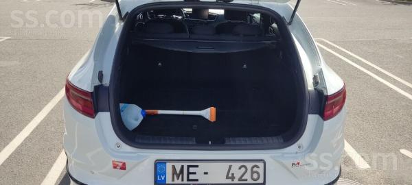 White Kia ProCeed 2019 in Riga, with an engine capacity of 1.40 L and mileage of 176 thousand km for 12900 €, photo 10 on AUTOMOTO.COM.LV
