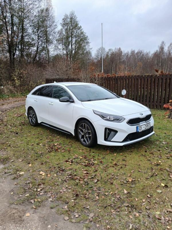 Белый Киа Про Сид 2019 в Юрмала, объемом двигателя 1.40 л и пробегом 106 тыс. км за 15000 €, фото 2 на AUTOMOTO.COM.LV