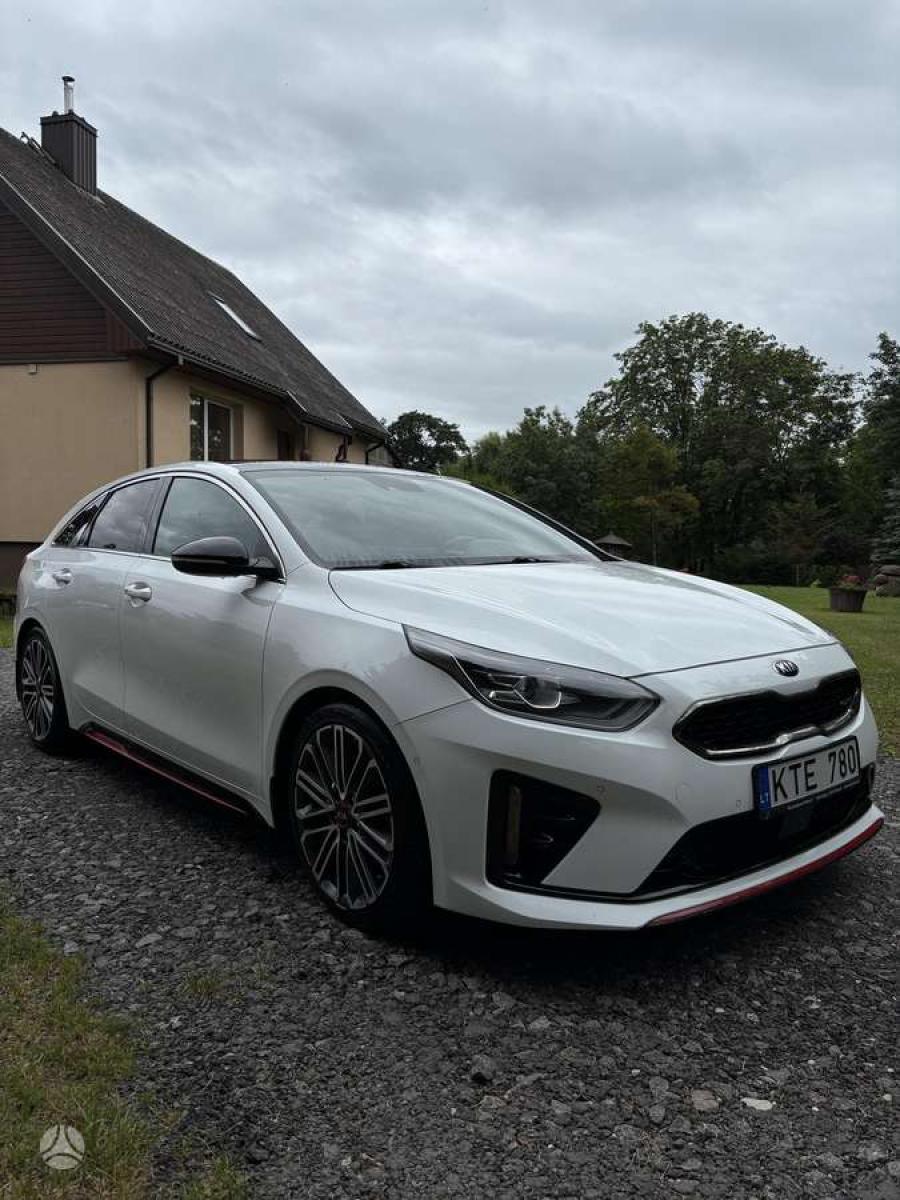 White Kia ProCeed 2019 in Kaunas, with an engine capacity of 1.59 L and mileage of 157 thousand km for 16700 €, photo 1 on AUTOMOTO.COM.LV