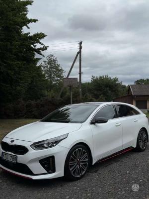 White Kia ProCeed 2019 in Kaunas, with an engine capacity of 1.59 L and mileage of 157 thousand km for 16700 €, photo 3 on AUTOMOTO.COM.LV