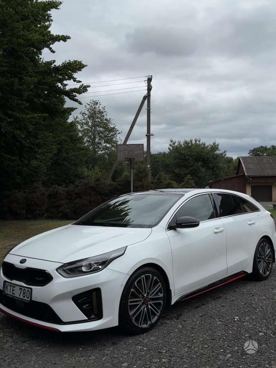 White Kia ProCeed 2019 in Kaunas, with an engine capacity of 1.59 L and mileage of 157 thousand km for 16700 €, photo 3 on AUTOMOTO.COM.LV