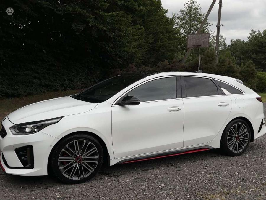 White Kia ProCeed 2019 in Kaunas, with an engine capacity of 1.59 L and mileage of 157 thousand km for 16700 €, photo 4 on AUTOMOTO.COM.LV