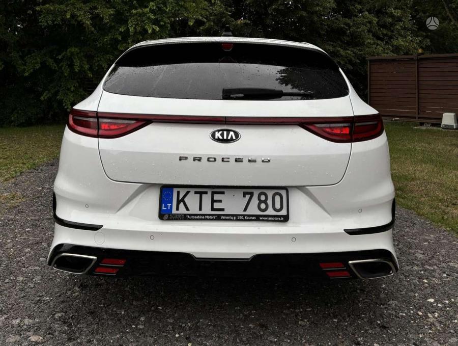 White Kia ProCeed 2019 in Kaunas, with an engine capacity of 1.59 L and mileage of 157 thousand km for 16700 €, photo 8 on AUTOMOTO.COM.LV