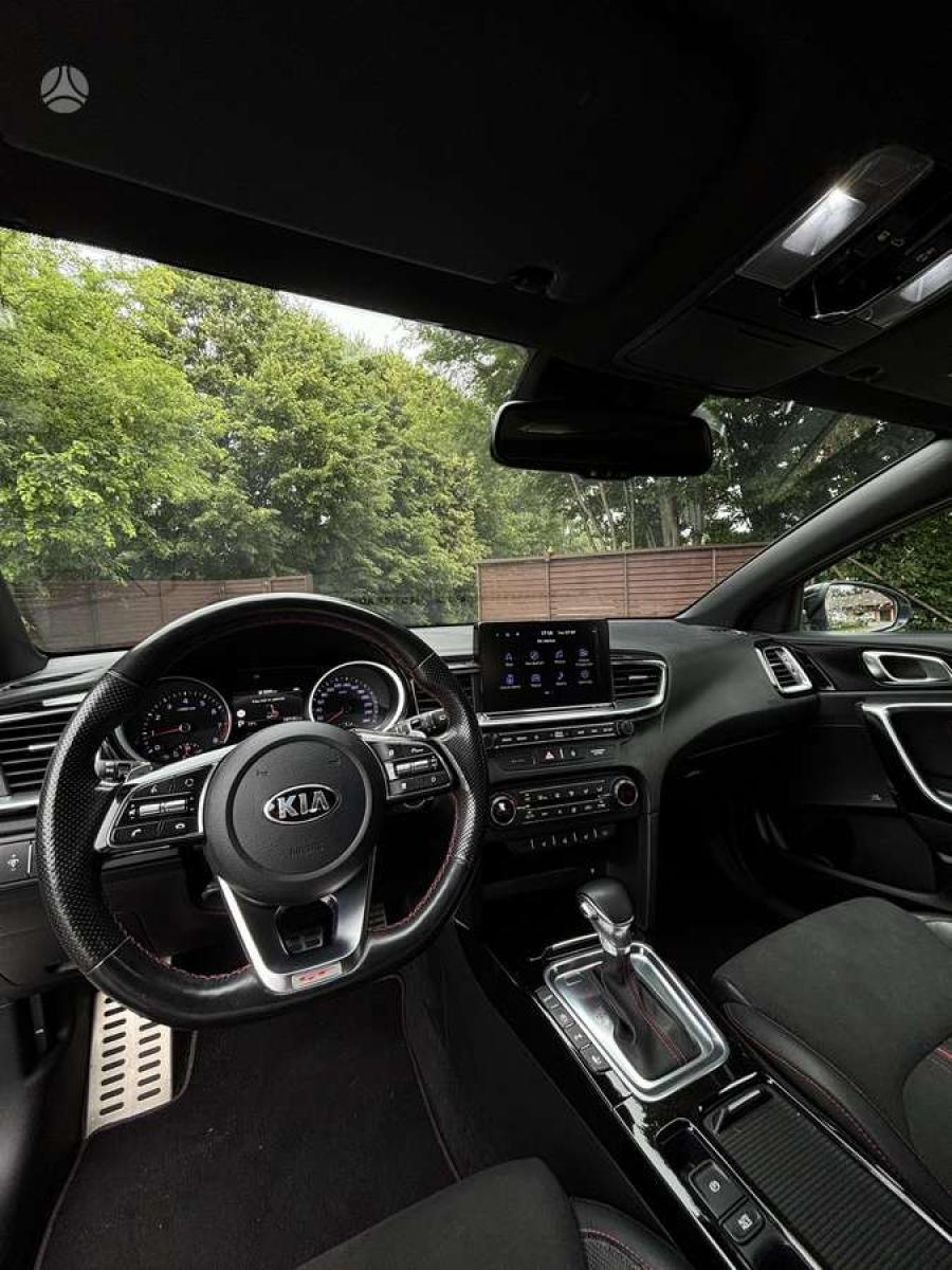 White Kia ProCeed 2019 in Kaunas, with an engine capacity of 1.59 L and mileage of 157 thousand km for 16700 €, photo 10 on AUTOMOTO.COM.LV