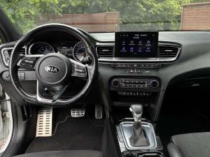 White Kia ProCeed 2019 in Kaunas, with an engine capacity of 1.59 L and mileage of 157 thousand km for 16700 €, photo 11 on AUTOMOTO.COM.LV