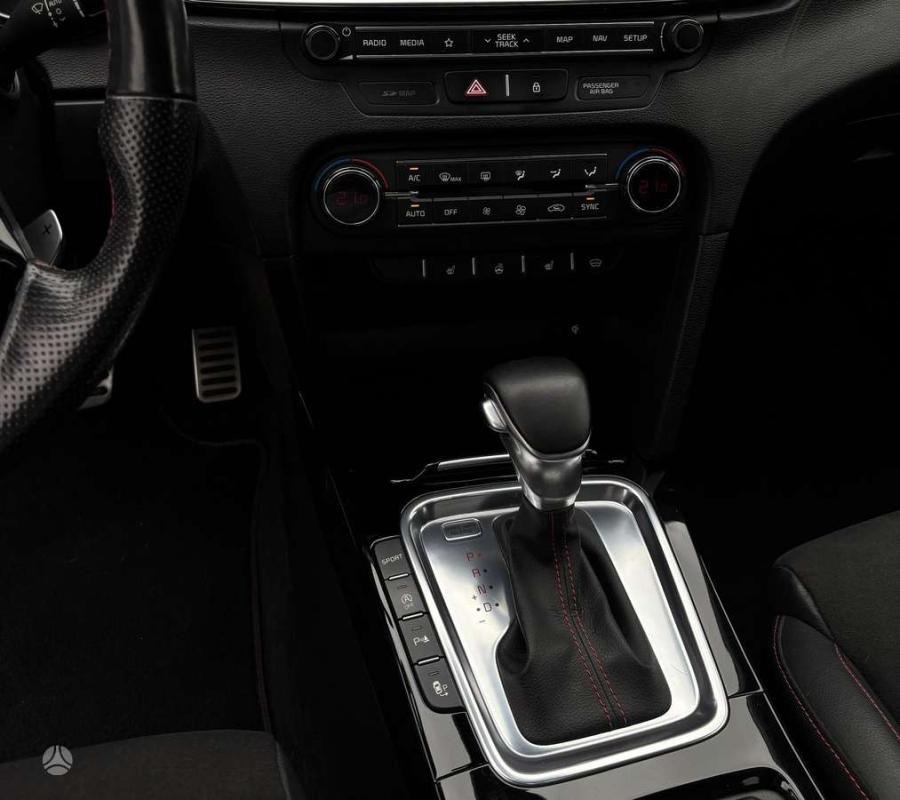 White Kia ProCeed 2019 in Kaunas, with an engine capacity of 1.59 L and mileage of 157 thousand km for 16700 €, photo 12 on AUTOMOTO.COM.LV