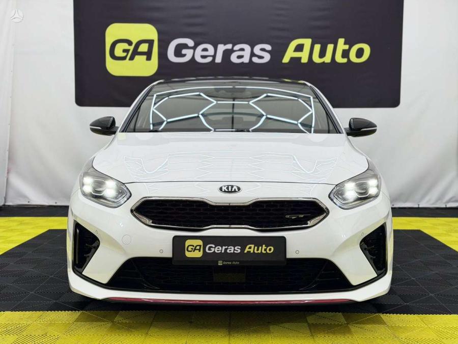 White Kia ProCeed 2019 in Vilnius, with an engine capacity of 1.59 L and mileage of 84 thousand km for 16300 €, photo 3 on AUTOMOTO.COM.LV