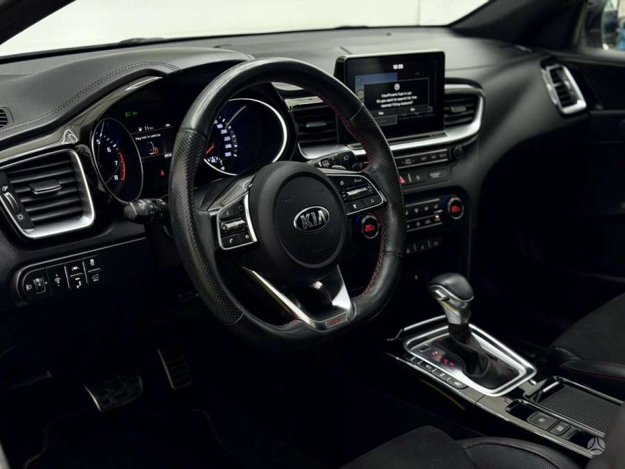 White Kia ProCeed 2019 in Vilnius, with an engine capacity of 1.59 L and mileage of 84 thousand km for 16300 €, photo 10 on AUTOMOTO.COM.LV