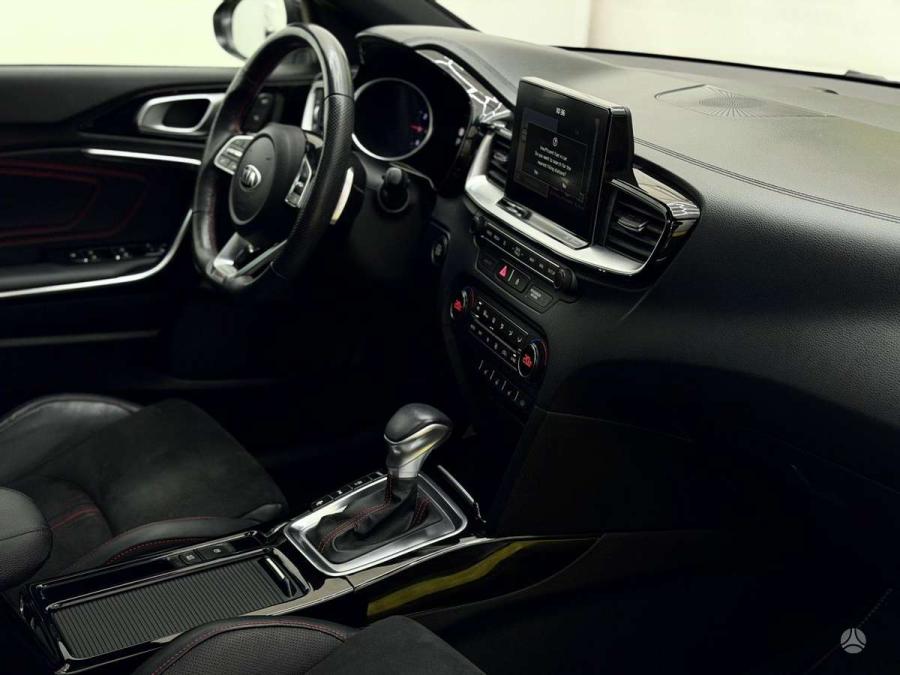 White Kia ProCeed 2019 in Vilnius, with an engine capacity of 1.59 L and mileage of 84 thousand km for 16300 €, photo 17 on AUTOMOTO.COM.LV