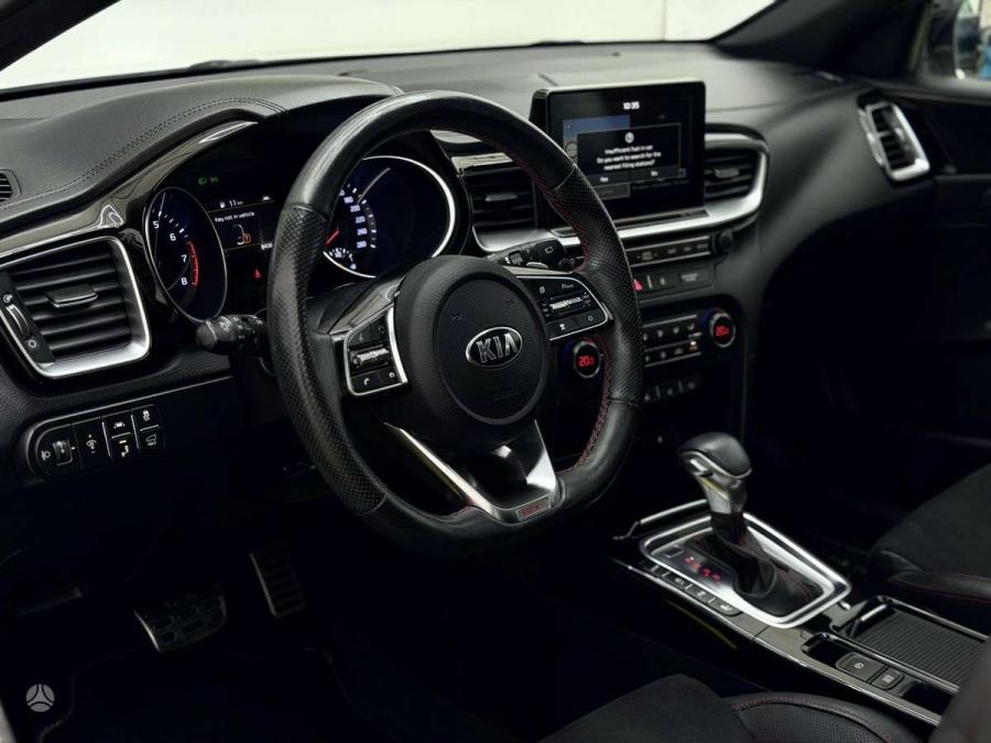 White Kia ProCeed 2019 in Vilnius, with an engine capacity of 1.59 L and mileage of 84 thousand km for 16300 €, photo 10 on AUTOMOTO.COM.LV