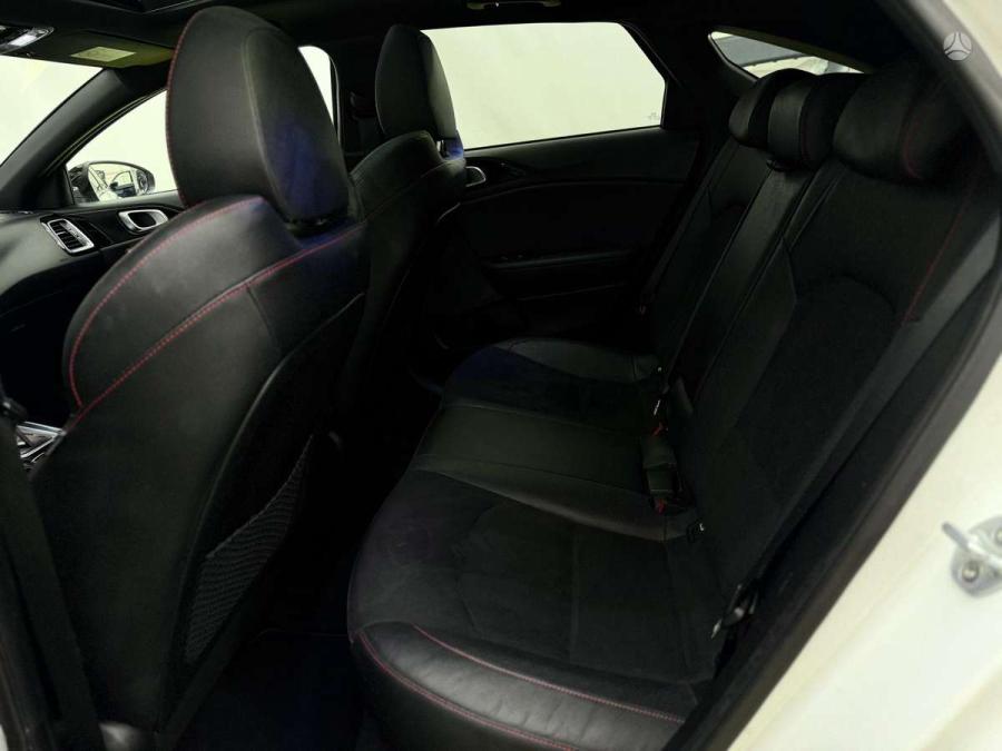 White Kia ProCeed 2019 in Vilnius, with an engine capacity of 1.59 L and mileage of 84 thousand km for 16300 €, photo 12 on AUTOMOTO.COM.LV