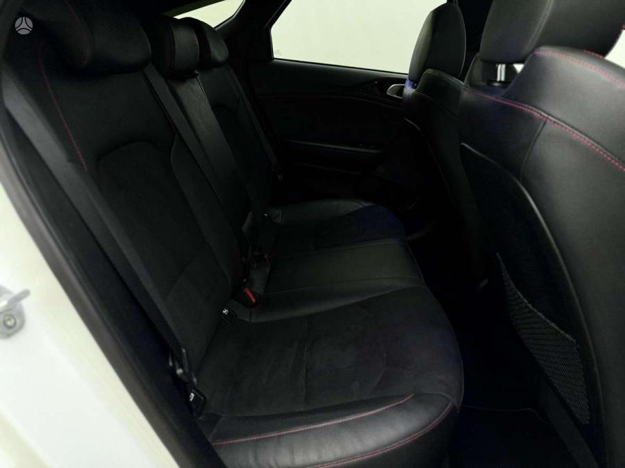 White Kia ProCeed 2019 in Vilnius, with an engine capacity of 1.59 L and mileage of 84 thousand km for 16300 €, photo 15 on AUTOMOTO.COM.LV