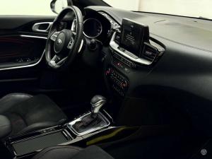 White Kia ProCeed 2019 in Vilnius, with an engine capacity of 1.59 L and mileage of 84 thousand km for 16300 €, photo 17 on AUTOMOTO.COM.LV