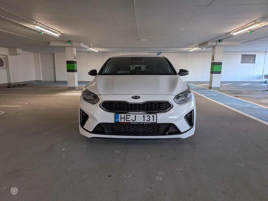 White Kia ProCeed 2021 in Vilnius, with an engine capacity of 1.48 L and mileage of 80 thousand km for 16800 €, photo 2 on AUTOMOTO.COM.LV