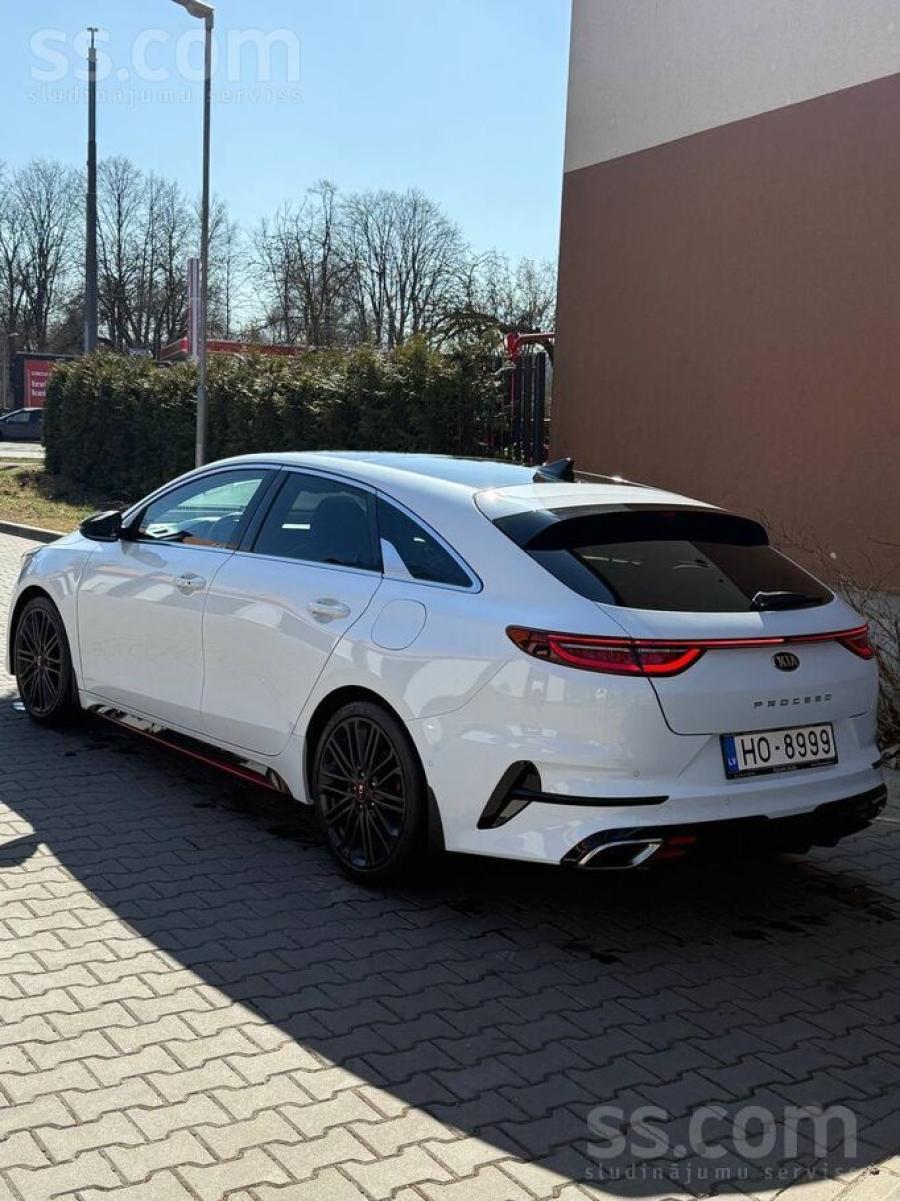 White Kia ProCeed 2021 in Riga, with an engine capacity of 1.60 L and mileage of 78 thousand km for 20799 €, photo 4 on AUTOMOTO.COM.LV