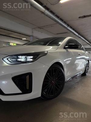 White Kia ProCeed 2021 in Riga, with an engine capacity of 1.60 L and mileage of 78 thousand km for 20799 €, photo 10 on AUTOMOTO.COM.LV