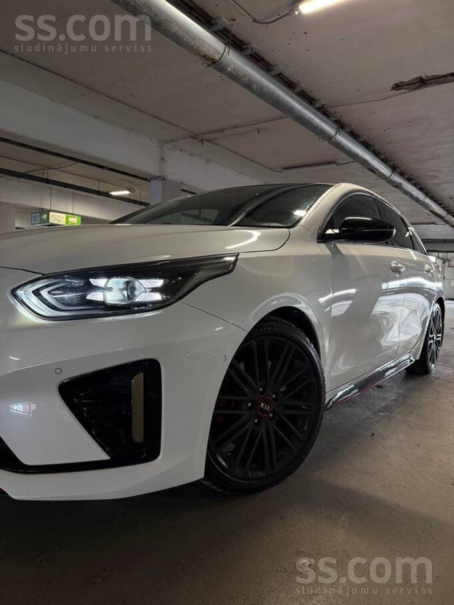White Kia ProCeed 2021 in Riga, with an engine capacity of 1.60 L and mileage of 78 thousand km for 20799 €, photo 10 on AUTOMOTO.COM.LV