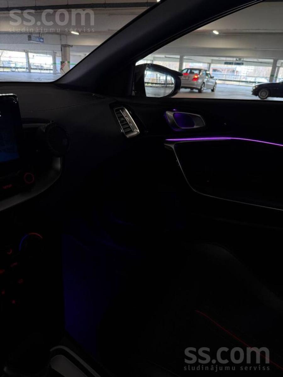 White Kia ProCeed 2021 in Riga, with an engine capacity of 1.60 L and mileage of 78 thousand km for 20499 €, photo 12 on AUTOMOTO.COM.LV