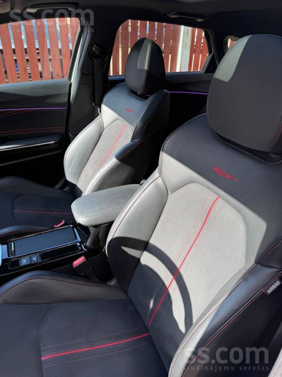 White Kia ProCeed 2021 in Riga, with an engine capacity of 1.60 L and mileage of 78 thousand km for 20499 €, photo 23 on AUTOMOTO.COM.LV