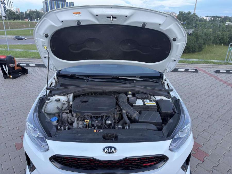 White Kia ProCeed 2021 in Vilnius, with an engine capacity of 1.59 L and mileage of 114 thousand km for 20500 €, photo 7 on AUTOMOTO.COM.LV