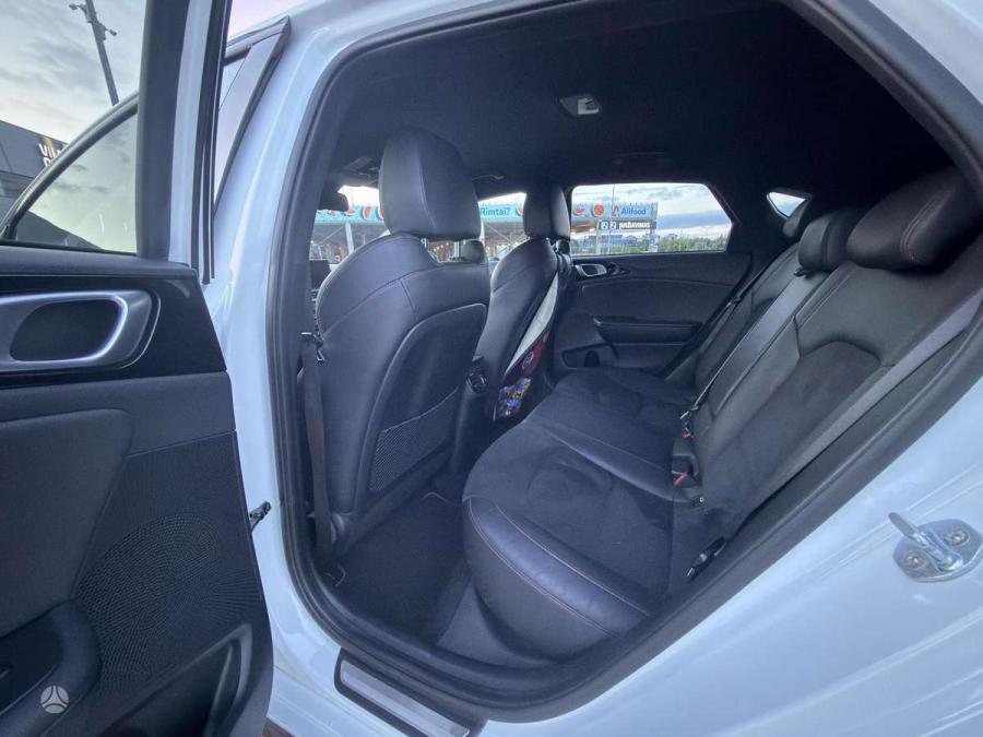 White Kia ProCeed 2021 in Vilnius, with an engine capacity of 1.59 L and mileage of 114 thousand km for 20500 €, photo 8 on AUTOMOTO.COM.LV