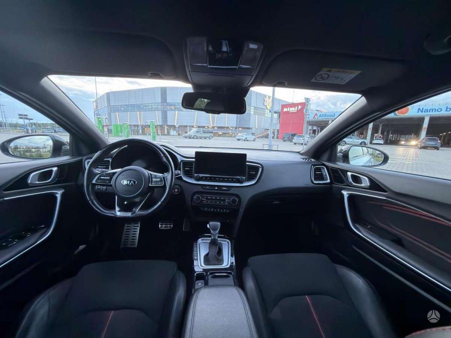 White Kia ProCeed 2021 in Vilnius, with an engine capacity of 1.59 L and mileage of 114 thousand km for 20500 €, photo 10 on AUTOMOTO.COM.LV