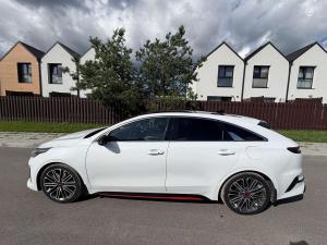 White Kia ProCeed 2021 in Vilnius, with an engine capacity of 1.59 L and mileage of 127 thousand km for 15500 €, photo 8 on AUTOMOTO.COM.LV