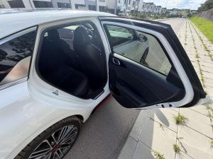 White Kia ProCeed 2021 in Vilnius, with an engine capacity of 1.59 L and mileage of 127 thousand km for 15500 €, photo 16 on AUTOMOTO.COM.LV