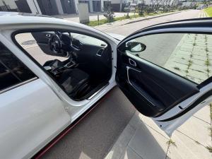 White Kia ProCeed 2021 in Vilnius, with an engine capacity of 1.59 L and mileage of 127 thousand km for 15500 €, photo 18 on AUTOMOTO.COM.LV