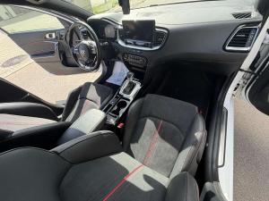 White Kia ProCeed 2021 in Vilnius, with an engine capacity of 1.59 L and mileage of 127 thousand km for 15500 €, photo 20 on AUTOMOTO.COM.LV