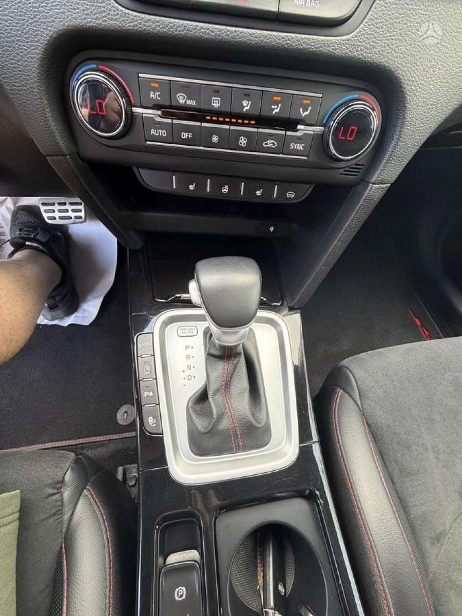 White Kia ProCeed 2021 in Vilnius, with an engine capacity of 1.59 L and mileage of 127 thousand km for 15500 €, photo 26 on AUTOMOTO.COM.LV