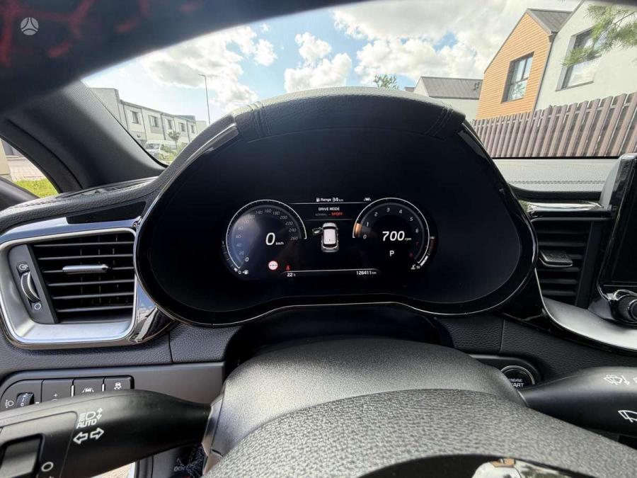 White Kia ProCeed 2021 in Vilnius, with an engine capacity of 1.59 L and mileage of 127 thousand km for 15500 €, photo 27 on AUTOMOTO.COM.LV