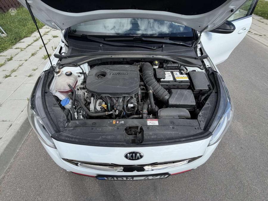 White Kia ProCeed 2021 in Vilnius, with an engine capacity of 1.59 L and mileage of 127 thousand km for 15500 €, photo 32 on AUTOMOTO.COM.LV