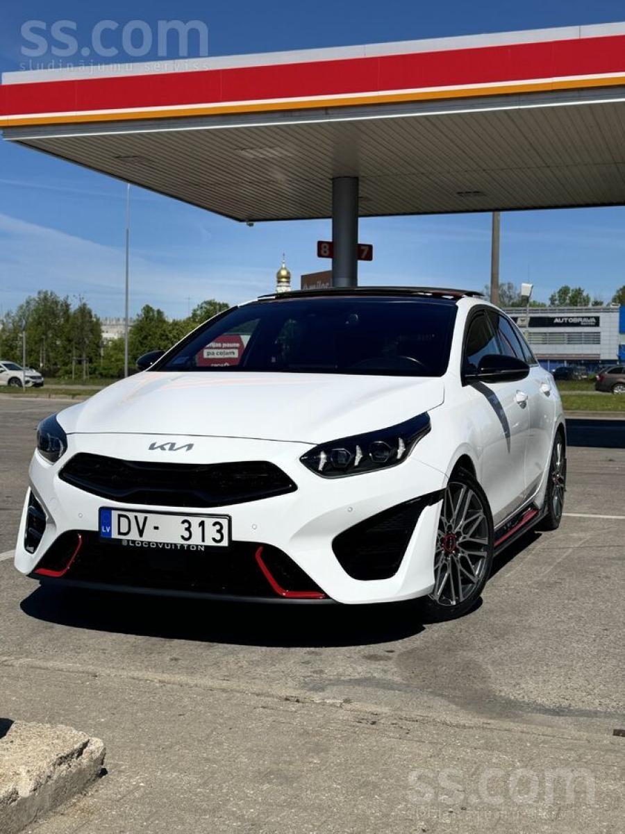 White Kia ProCeed 2022 in Riga, with an engine capacity of 1.60 L and mileage of 64 thousand km for 19999 €, photo 4 on AUTOMOTO.COM.LV