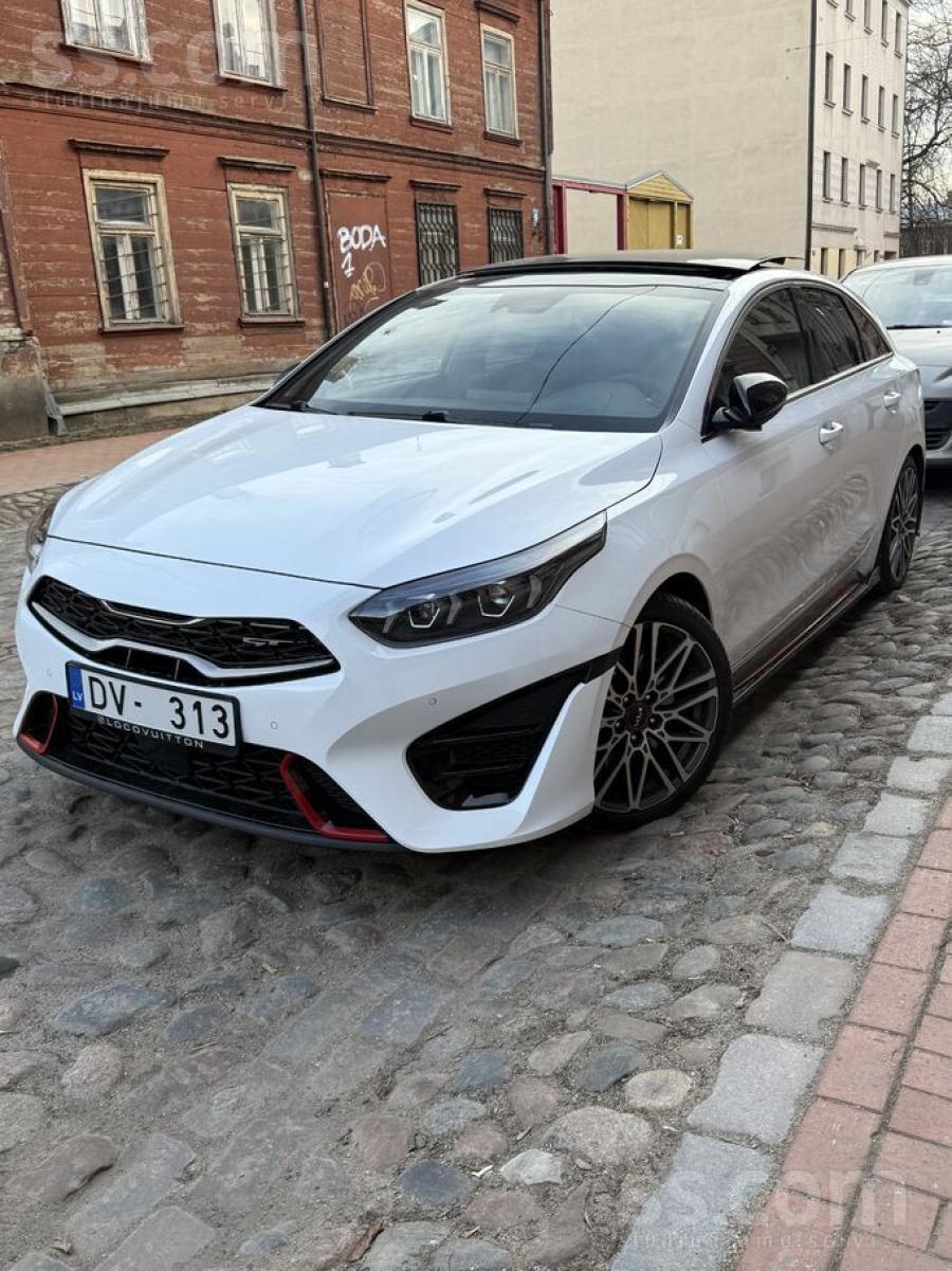 White Kia ProCeed 2022 in Riga, with an engine capacity of 1.60 L and mileage of 64 thousand km for 19999 €, photo 9 on AUTOMOTO.COM.LV