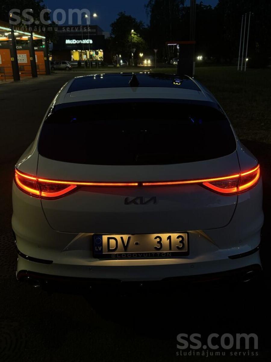 White Kia ProCeed 2022 in Riga, with an engine capacity of 1.60 L and mileage of 64 thousand km for 19999 €, photo 13 on AUTOMOTO.COM.LV